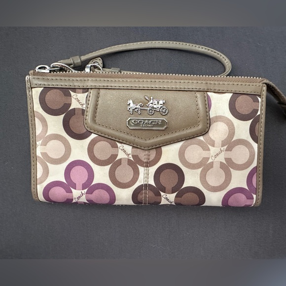 Coach | Bags | Coach Y2k Wristlet Beige Purple Madison Op Art Clover ...